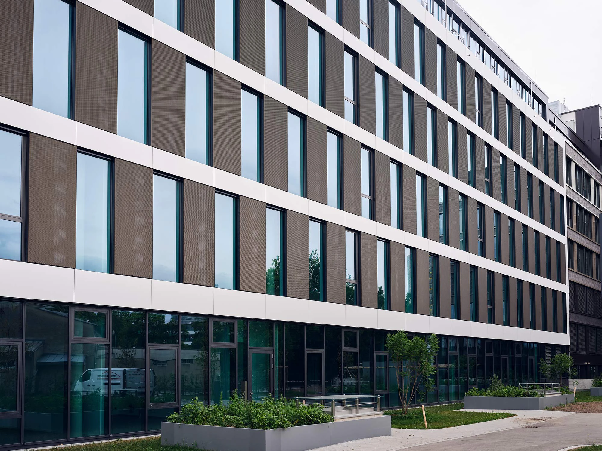 The whitest DKTN adds visual appeal and rhythm to the façade of an ...