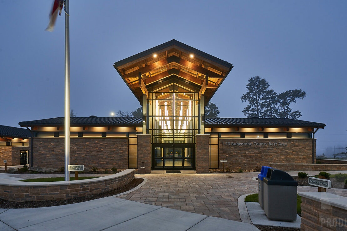 A luxurious design with Dekton for a rest area in North Carolina ...