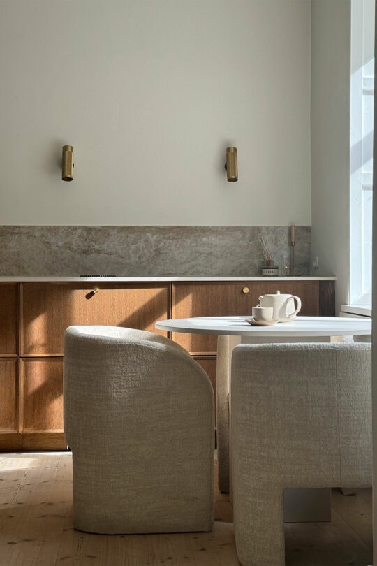 Rasmus Malling’s dining table: a design that enhances the space ...