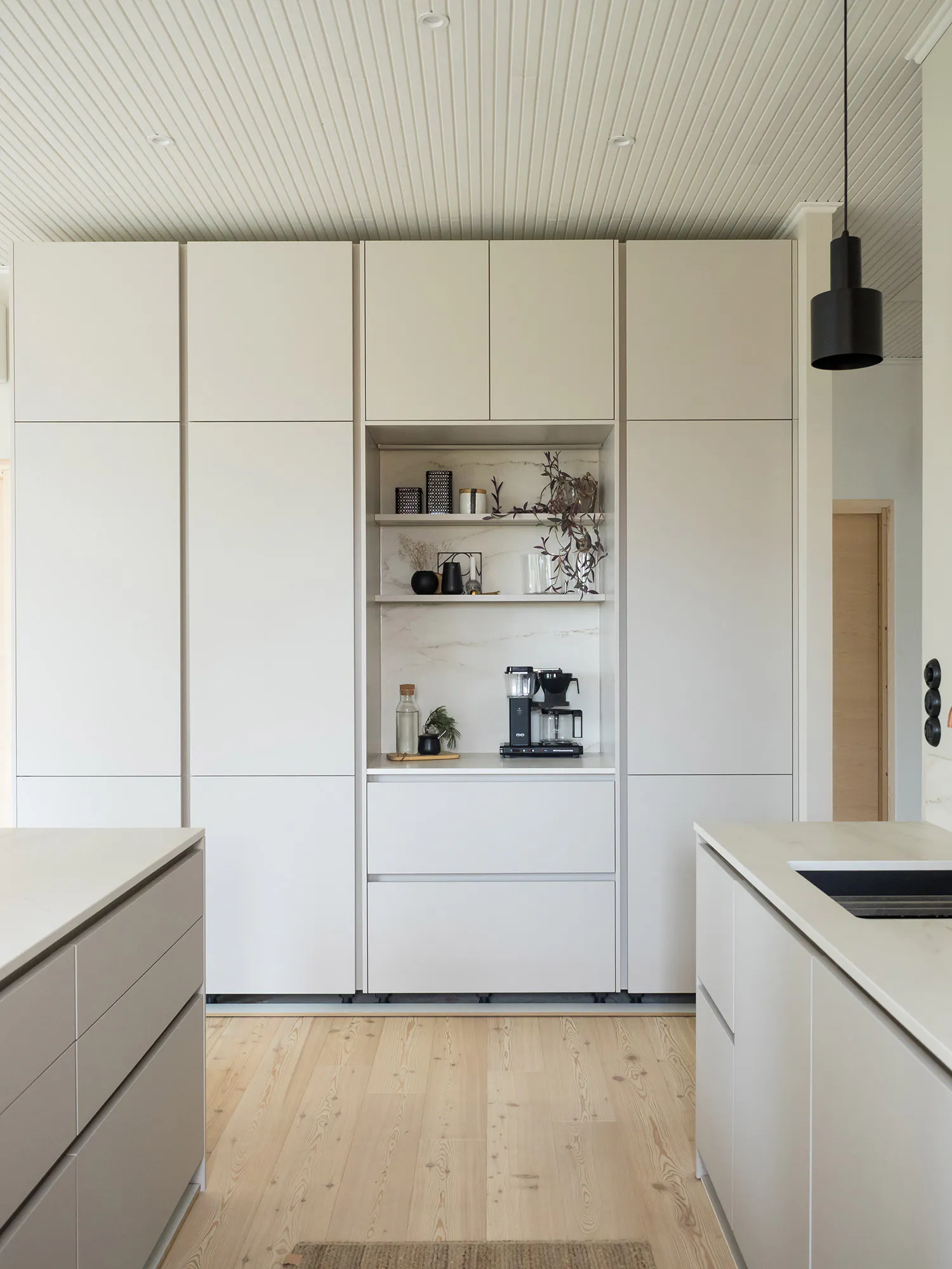 Interior designer Sanna Piitulainen chose Dekton Rem for her new kitchen