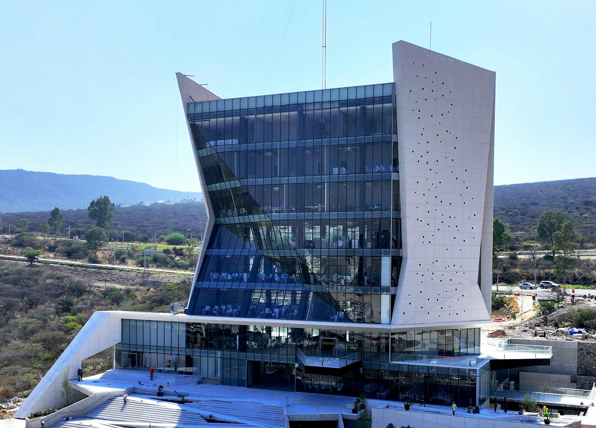 A Dekton façade for the Courthouse in Querétaro, Mexico - Cosentino EAU