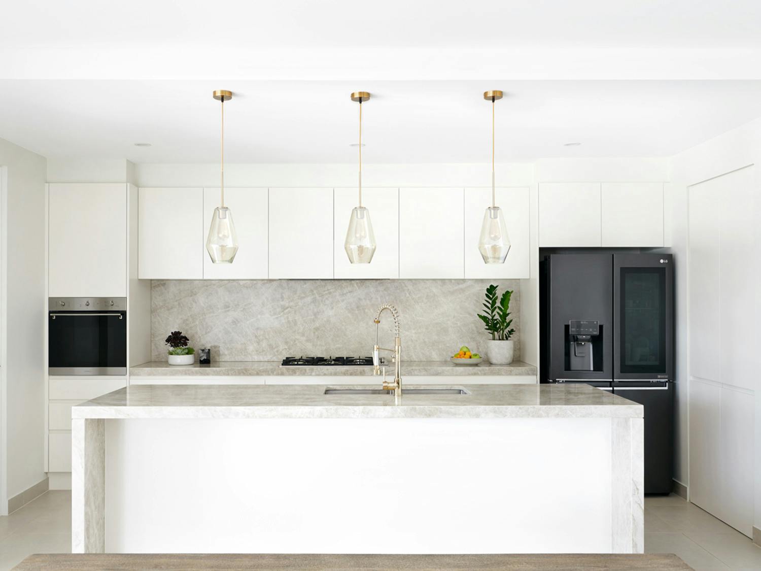 A breathtaking kitchen created with Cosentino’s Sensa® Orinoco, Dekton ...