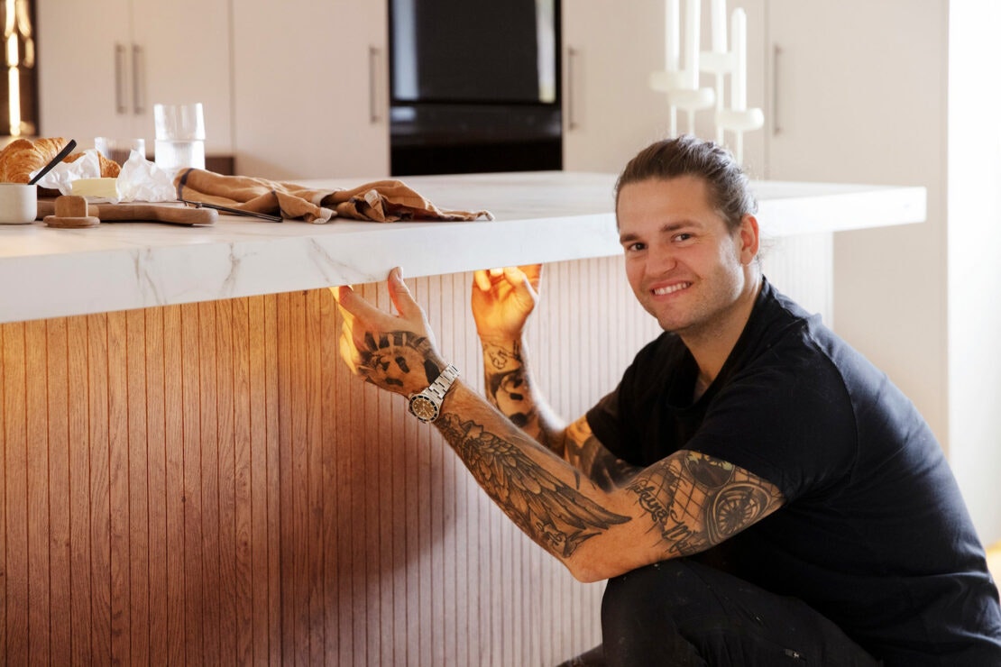 The countertop from Cosentino completes the expression in the kitchen ...