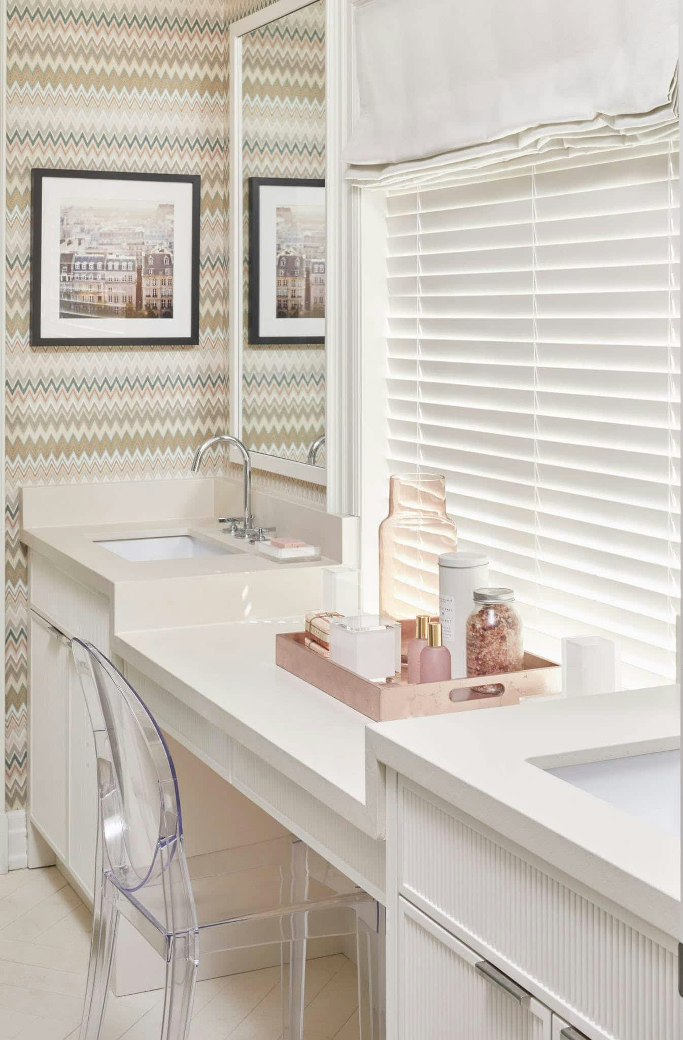 What Is an Ensuite Bathroom? Advantages and Disadvantages