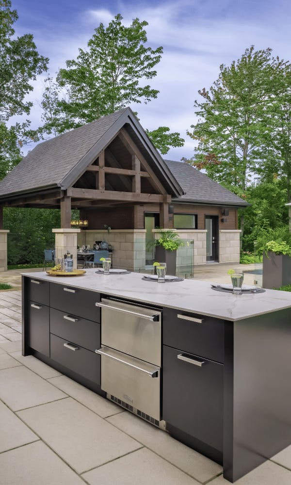 The Perfect Ultra-Modern Aquamarine Outdoor Kitchen with Dekton Slabs ...