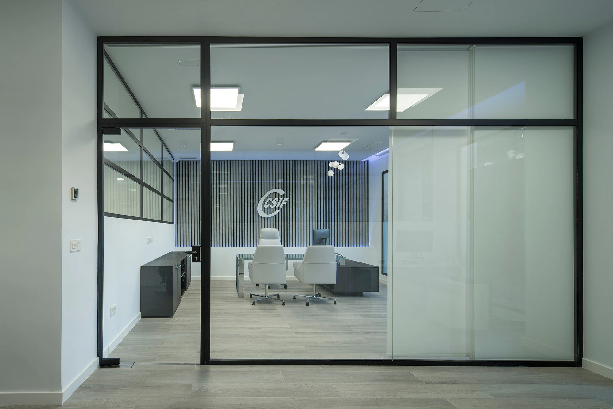 The CSIF headquarters in Granada shows off its façade thanks to Dekton ...
