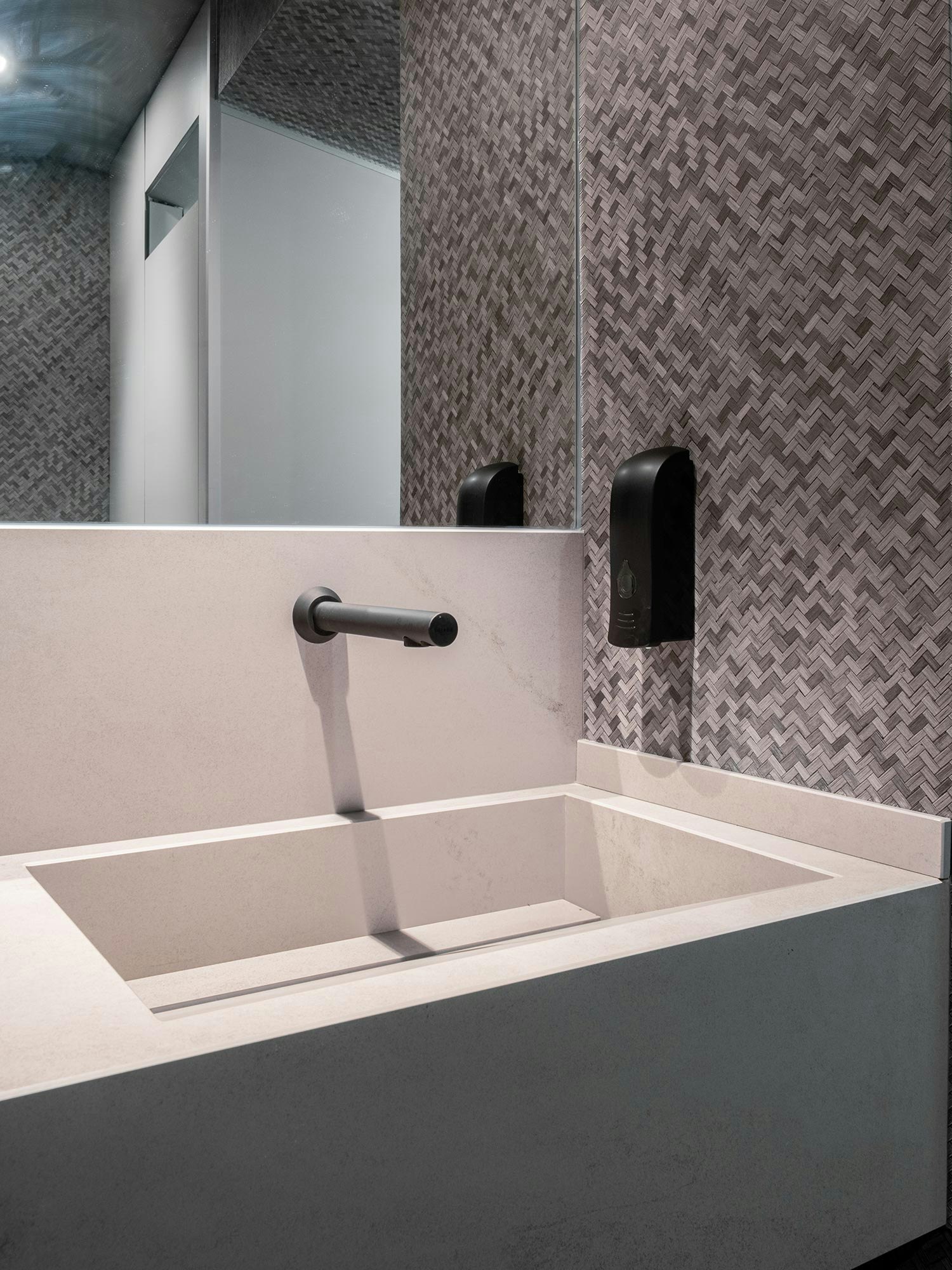Traditional terracotta tiles and innovative Dekton surfaces: an ...