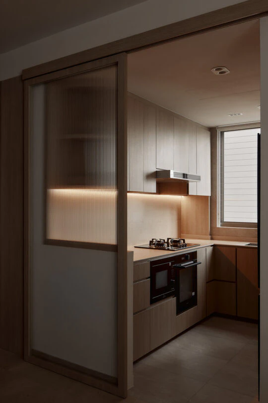A minimalist home with earthy tones harmoniously blended with Dekton ...