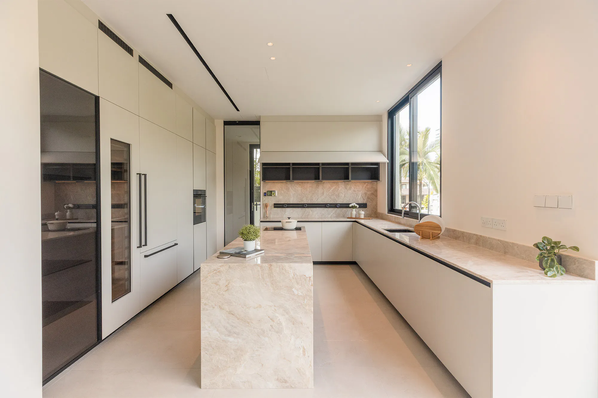 Sensa Taj Mahal elevates the look of this simple kitchen with its ...