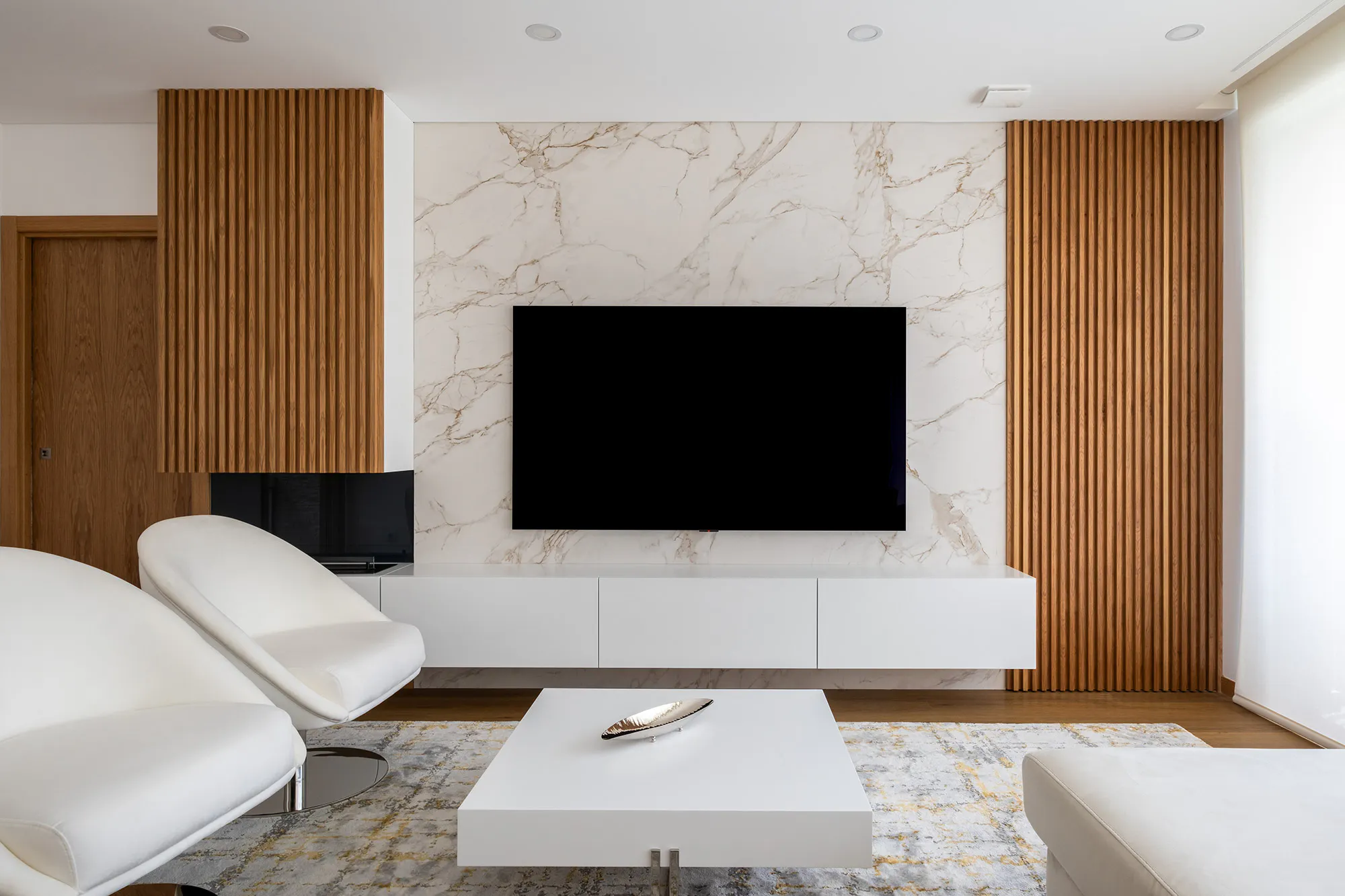 Dekton interacts with white and wood to create a minimalist yet warm ...