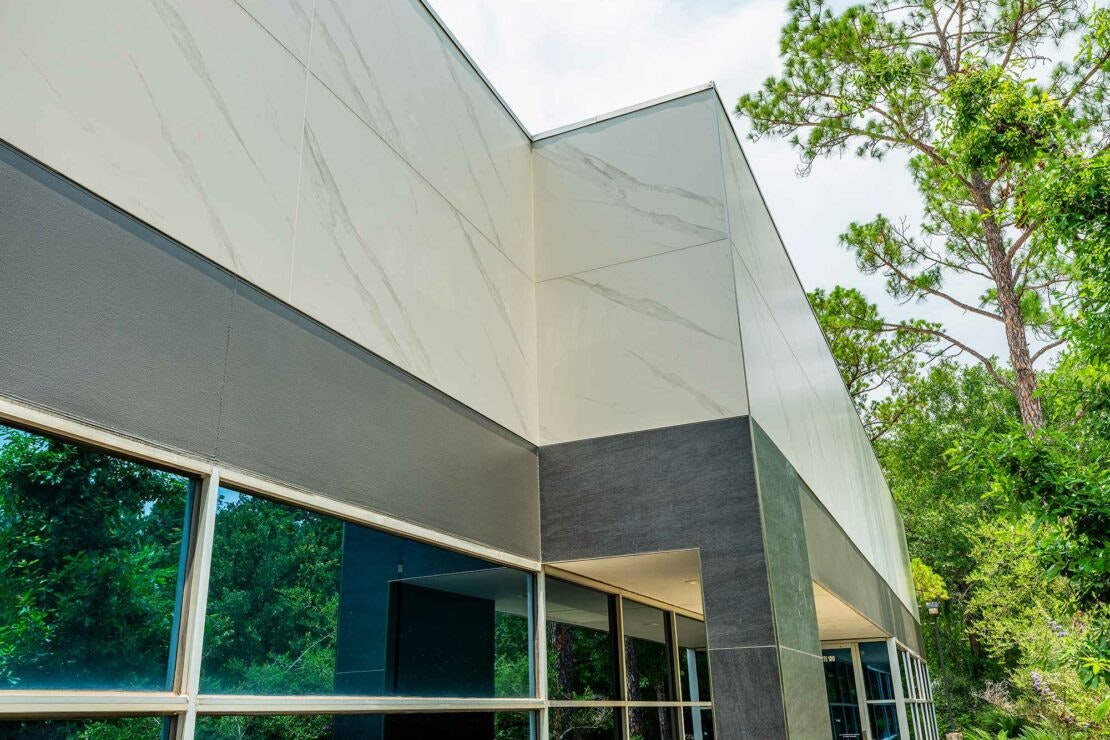 Dekton modernized the facade of this Texas office building - Cosentino Hong Kong