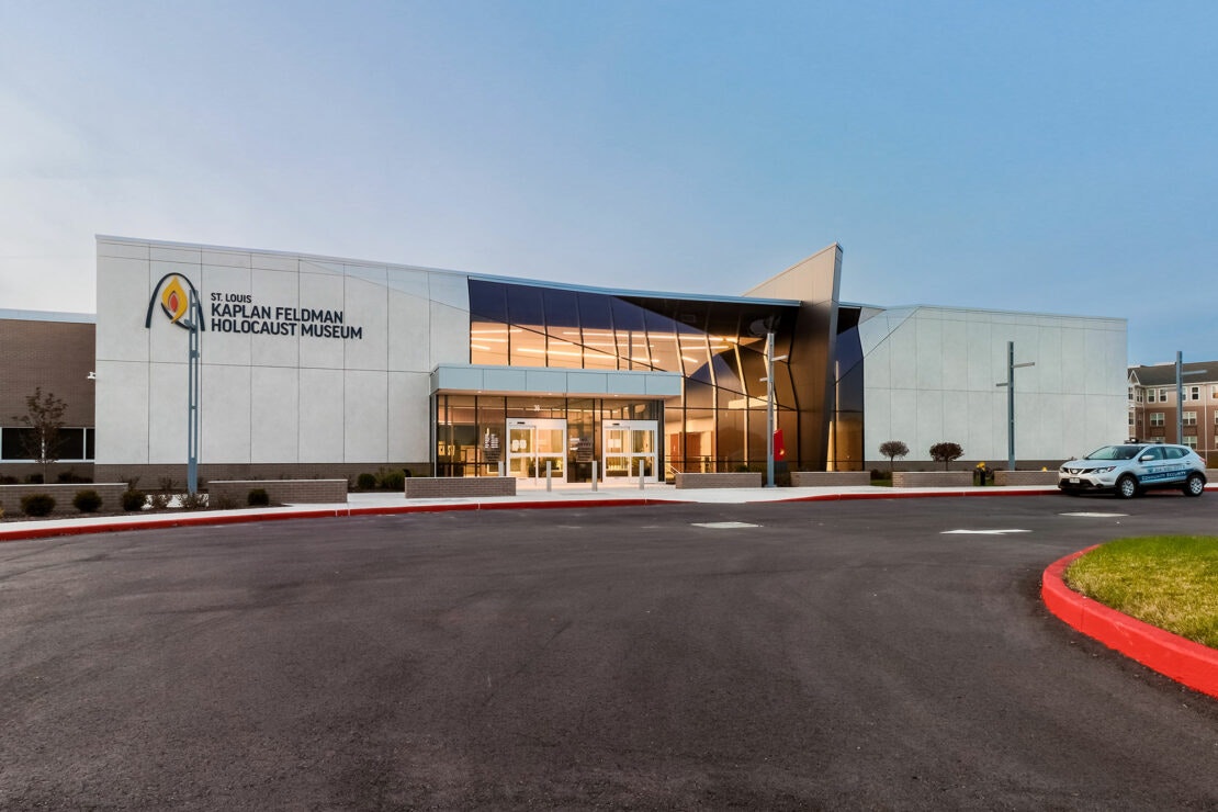 A facade for History with Dekton at the Holocaust Museum in St. Louis ...