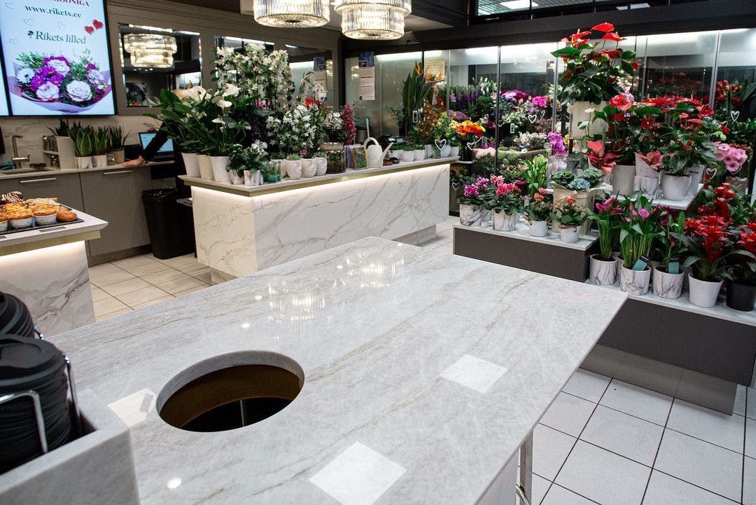 Cosentino surfaces and mounds of flowers decorate the historic ...