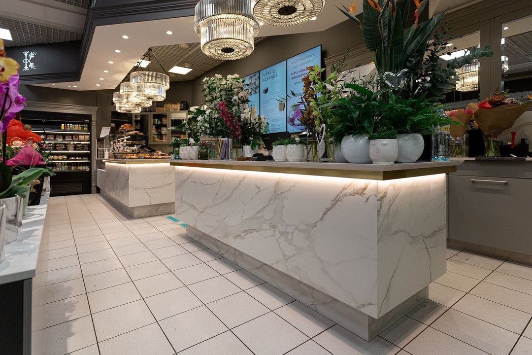 Cosentino surfaces and mounds of flowers decorate the historic ...