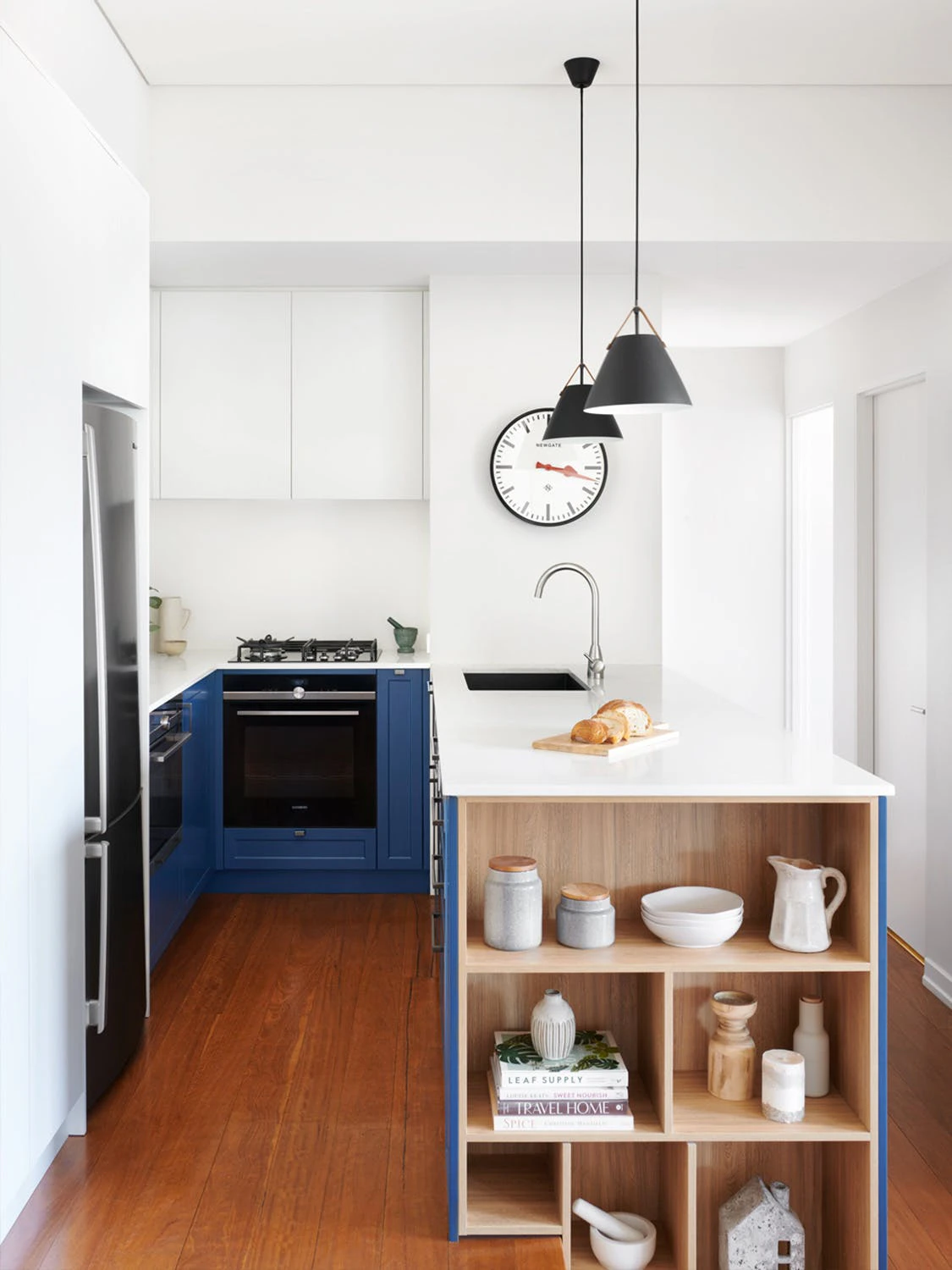 What Is a Shaker Kitchen? Definition, Materials, and More