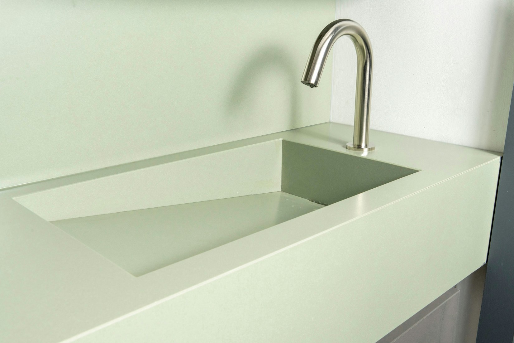 Sustainable washbasins in Mediterranean colours and modern design for ...