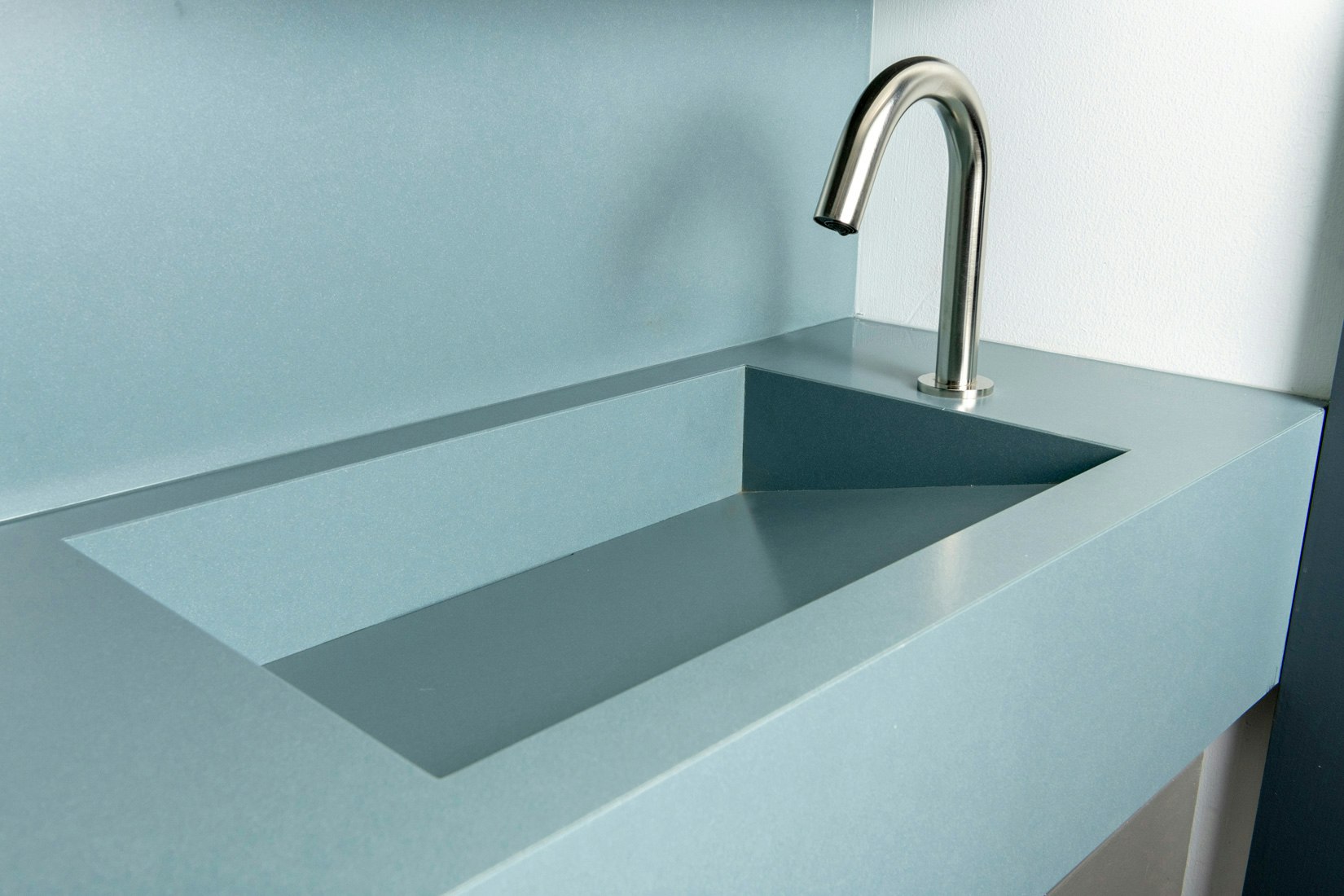 Sustainable washbasins in Mediterranean colours and modern design for ...