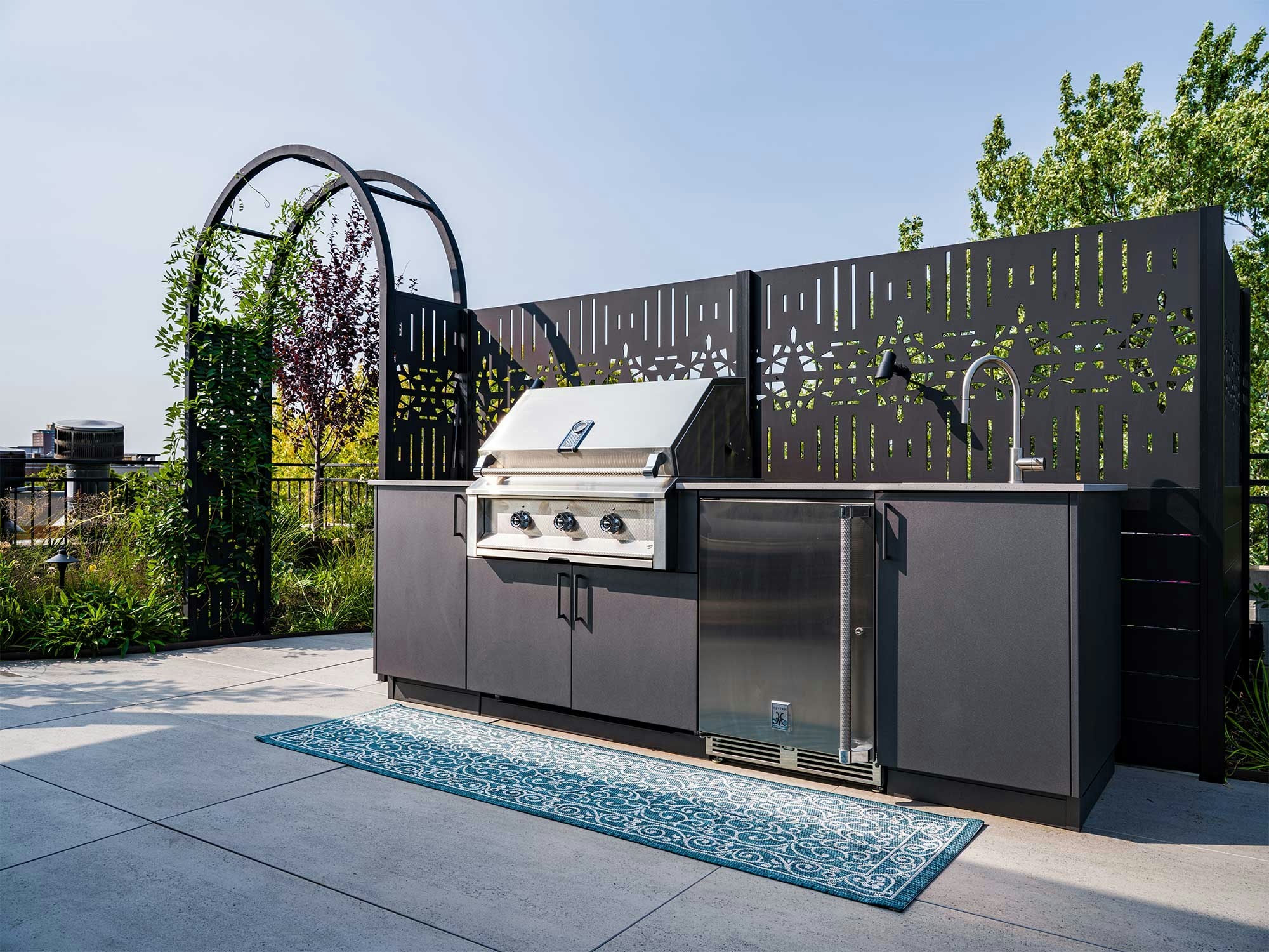 A hidden outdoor oasis in the heart of Wrigleyville - Cosentino New Zealand