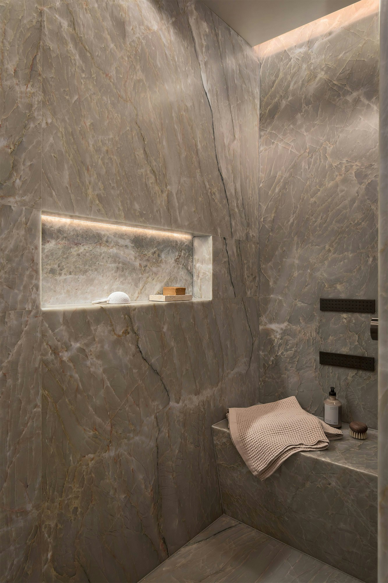 An exclusive bathroom in Stockholm: the art of Paul Badran in ...