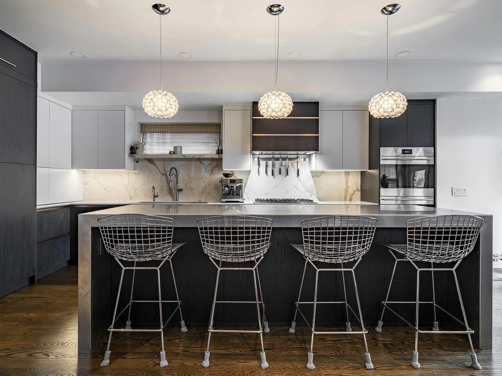 A Chicago kitchen that connects tradition and modernity with Dekton