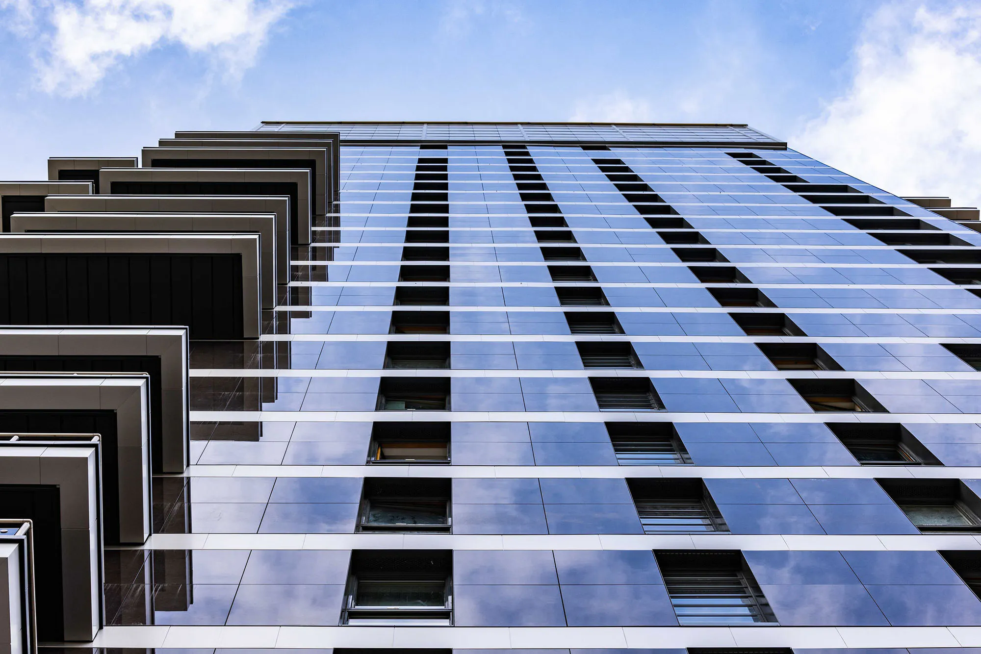 Streamlight Tower: Merging form with function, innovative façades from ...