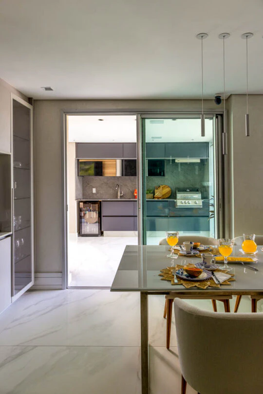 Un apartamento para amantes de la cocina con Dekton como protagonista ...