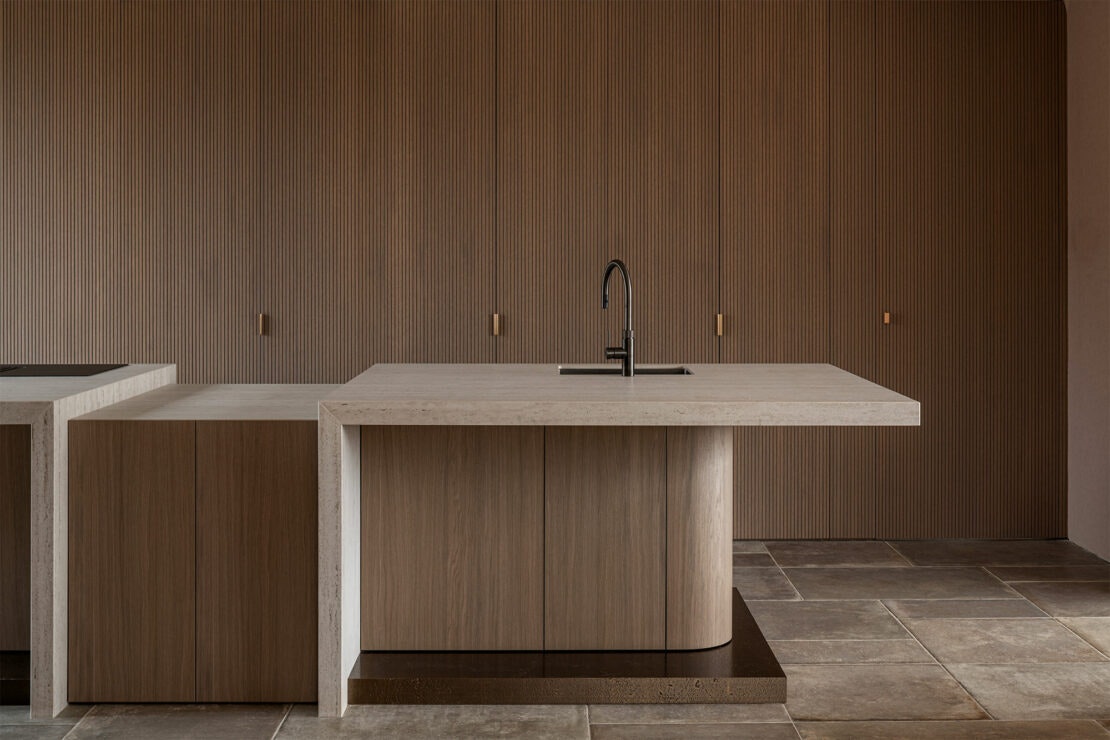 Un diseño de cocina único: Dekton Marmorio y madera en perfecta armonía ...
