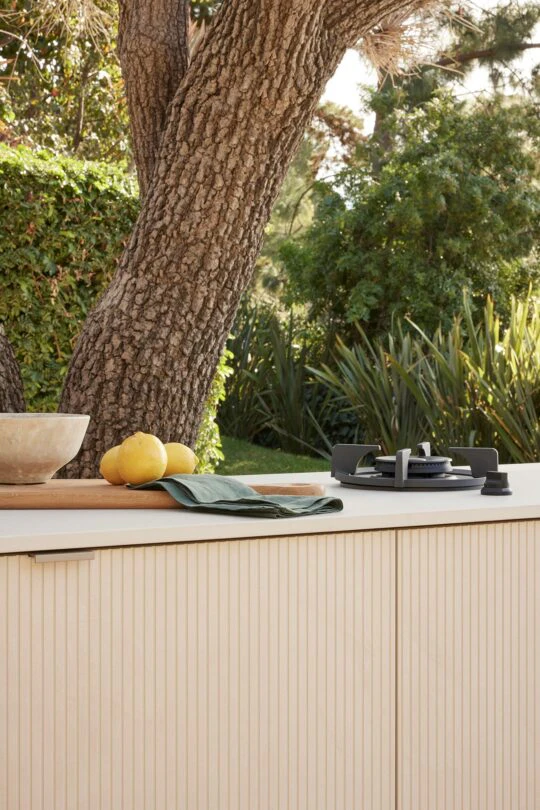 Vida ‘outdoor’ elegante con la colección Urban Bonfire x Dekton en ...