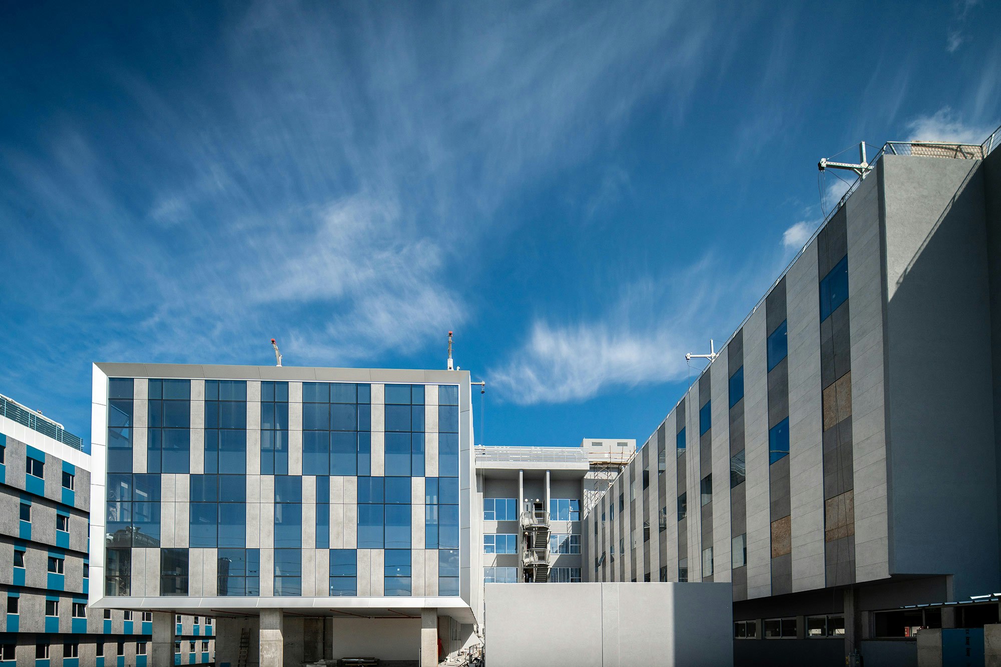 Paneles de fachada: tipos y aplicaciones útiles - Cosentino