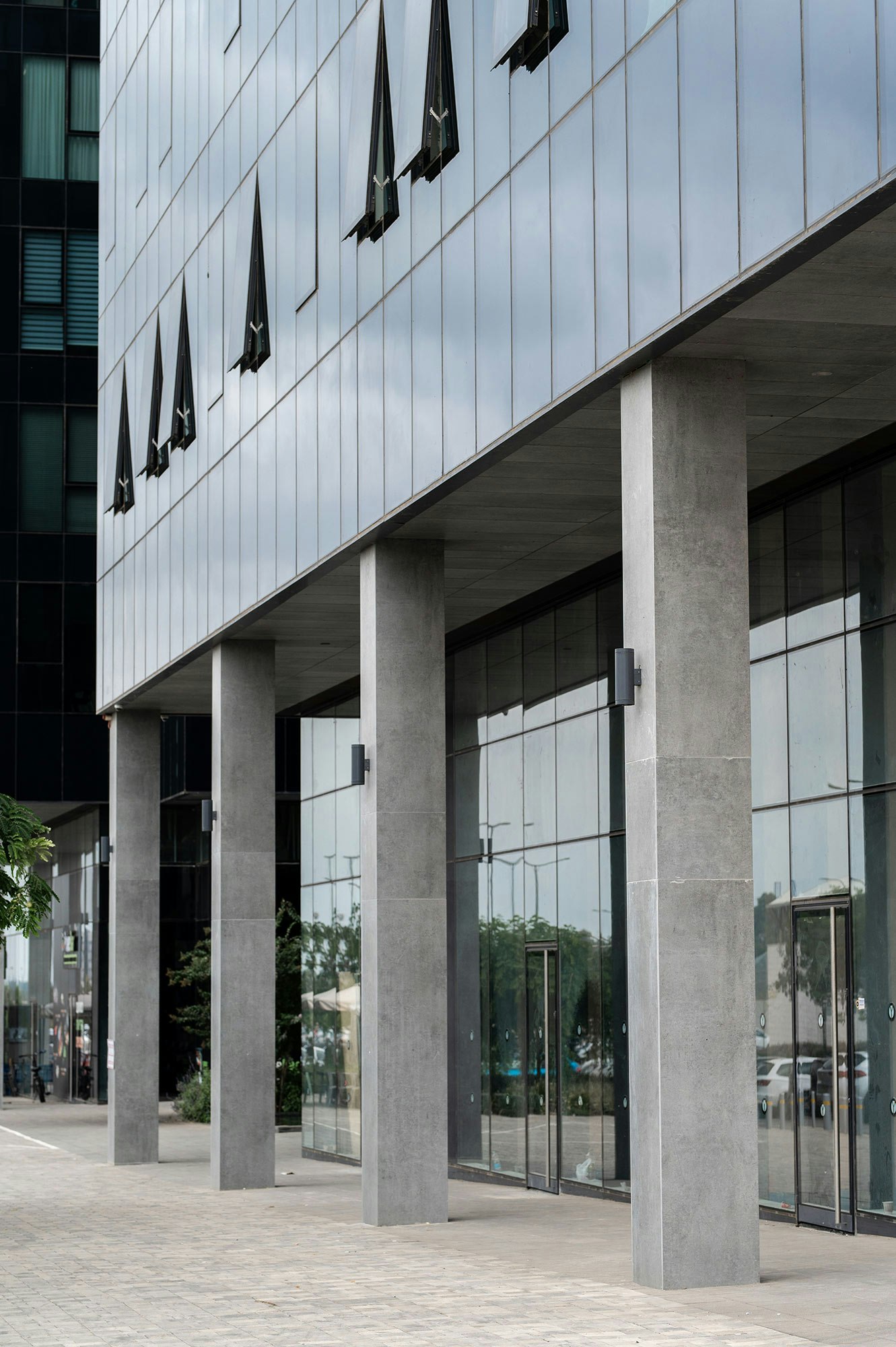 Conectar el interior y el exterior del campus empresarial de Yuvalim Group en Israel, un reto ...