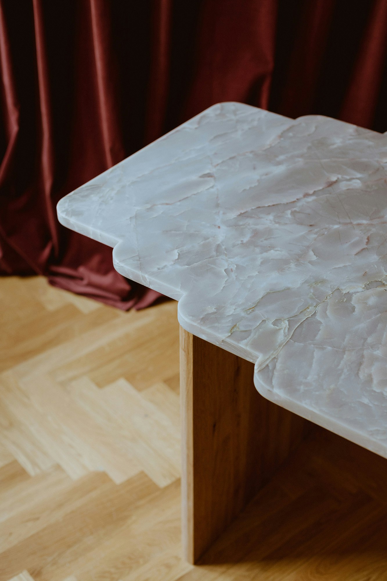 La mesa Muralla de Zaczyn Studio - Cosentino España