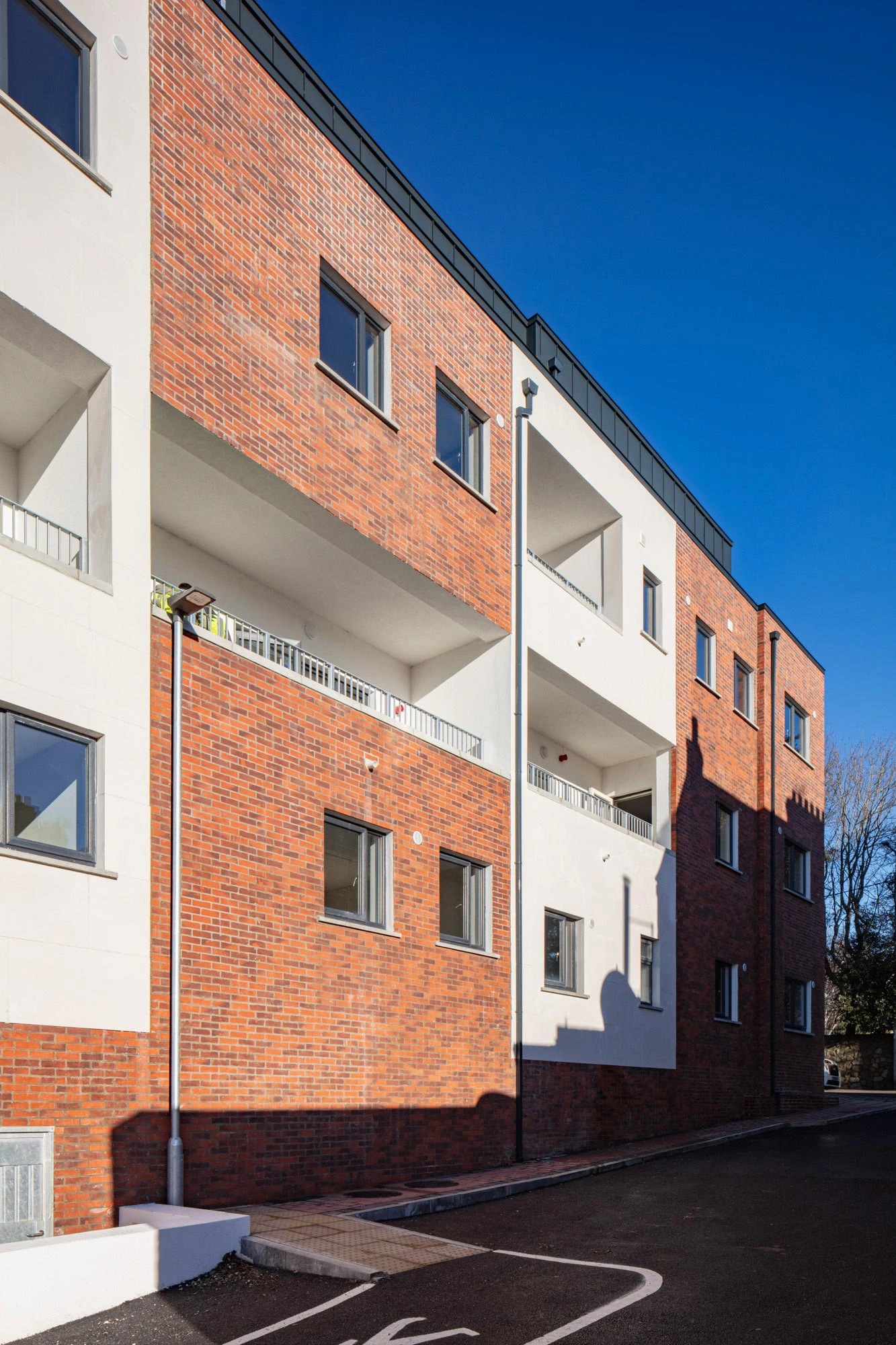 Una bonita fachada en Dekton Aeris para una edificio de viviendas sociales - Cosentino España
