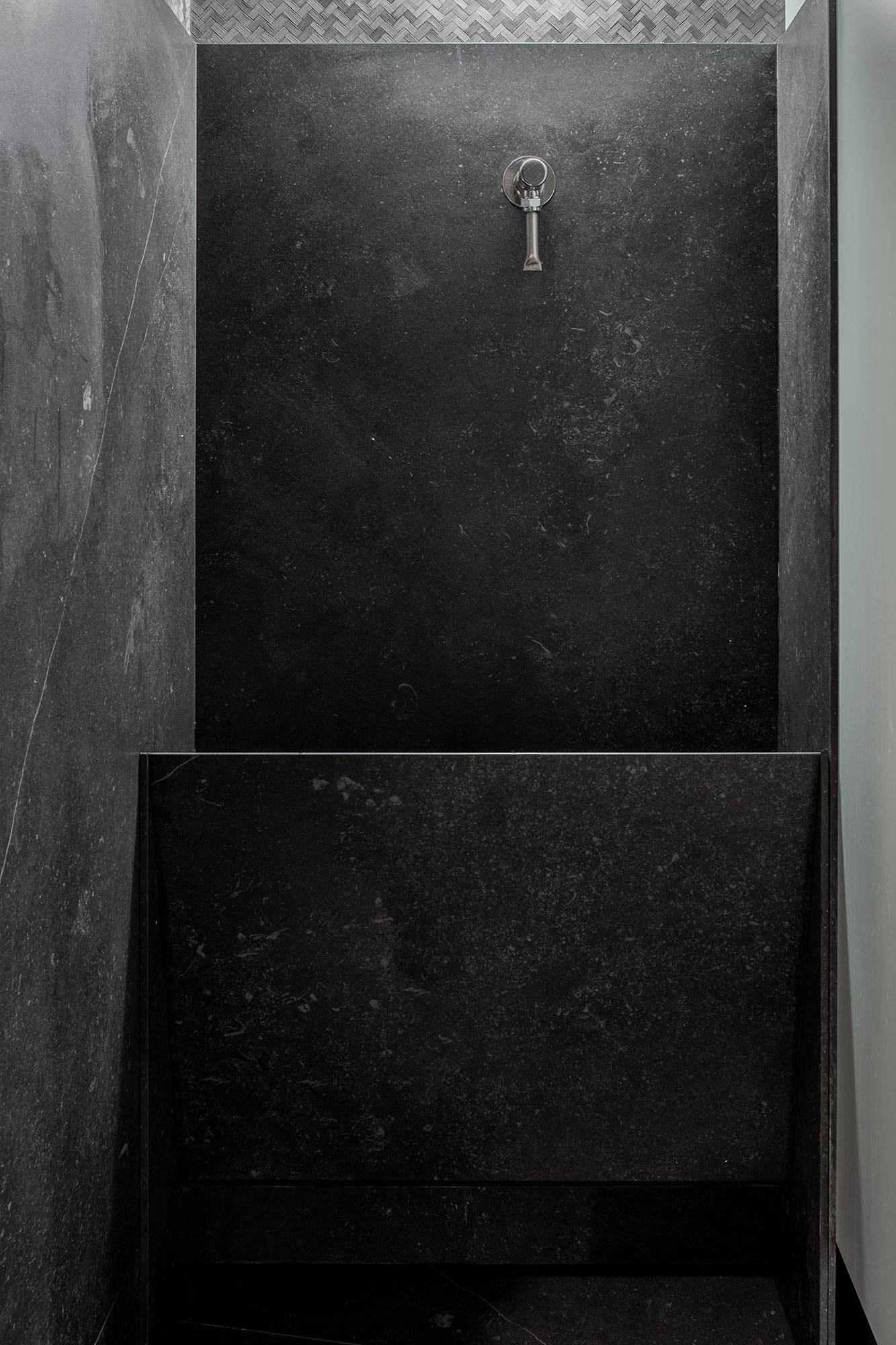 Traditional terracotta tiles and innovative Dekton surfaces: an ...