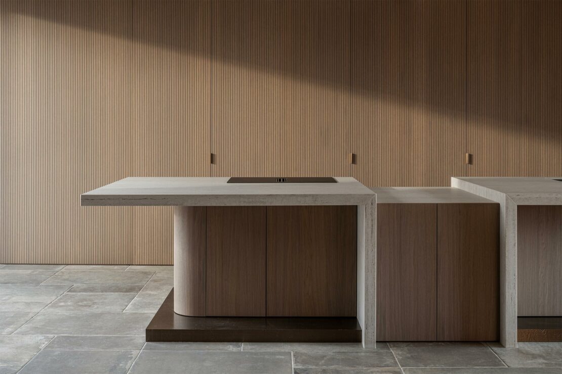 A unique kitchen design: Dekton Marmorio and wood in perfect harmony ...