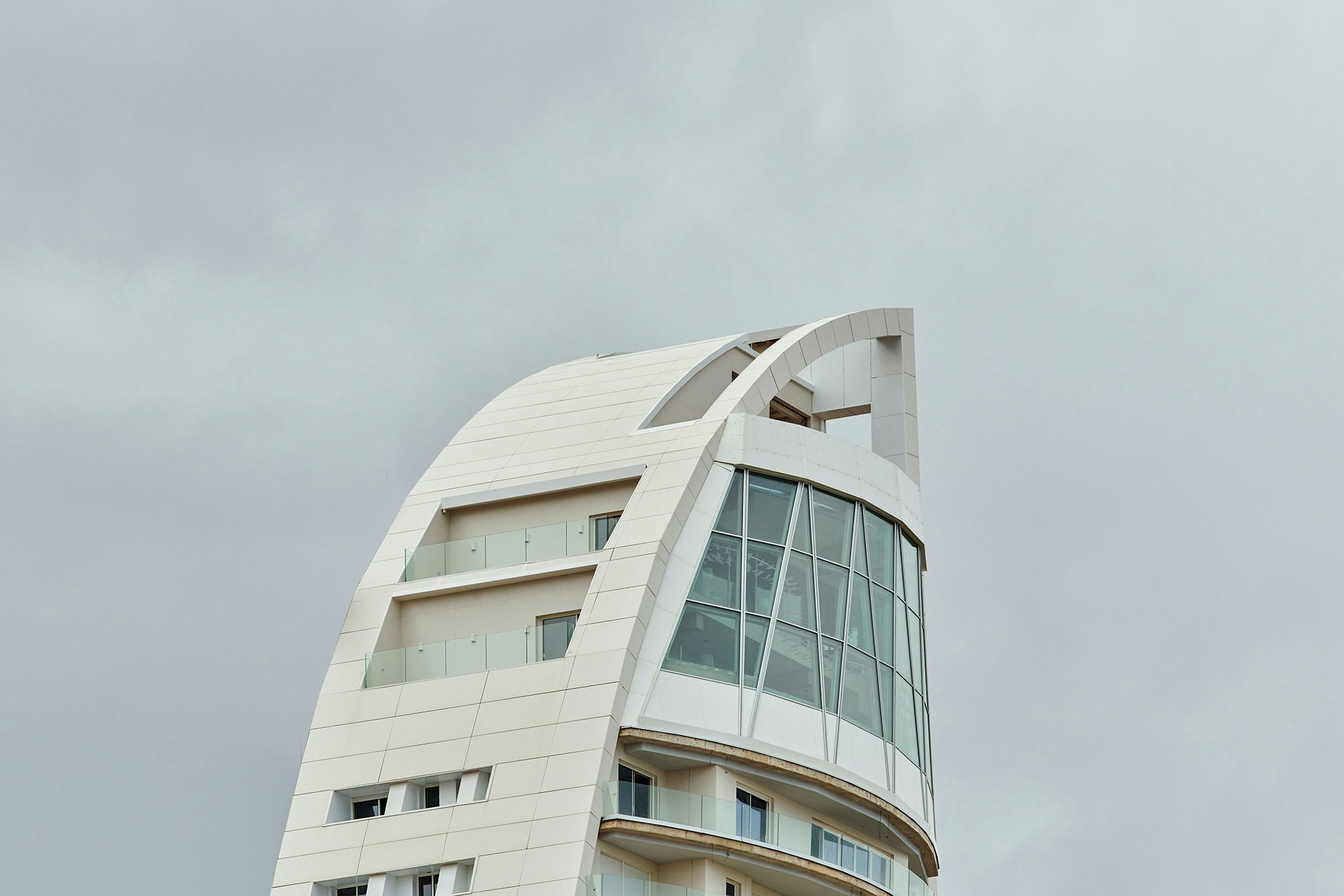 Dekton presents the world’s first curved and ventilated façade made of ...
