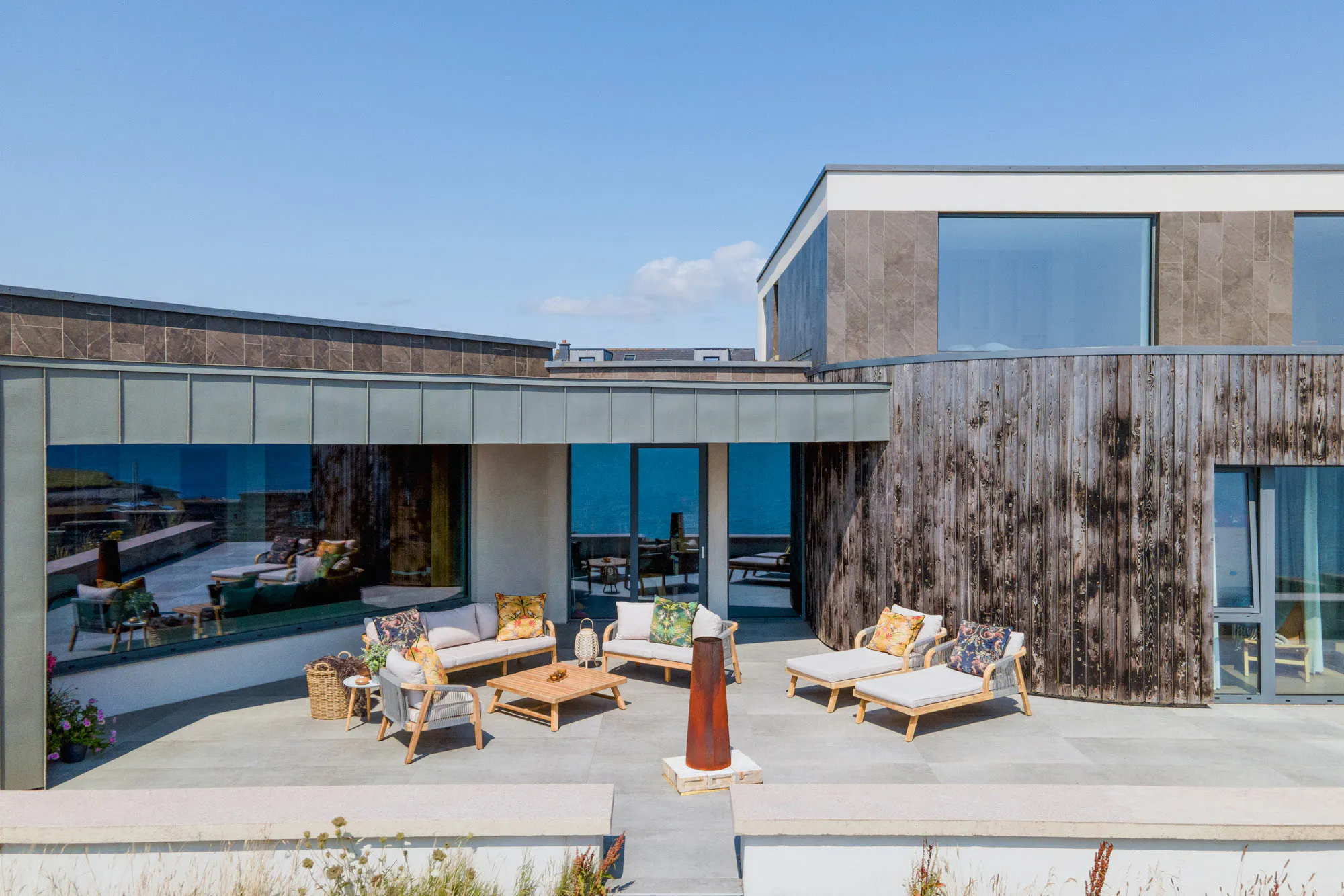 A house by the sea finds its best ally in Dekton