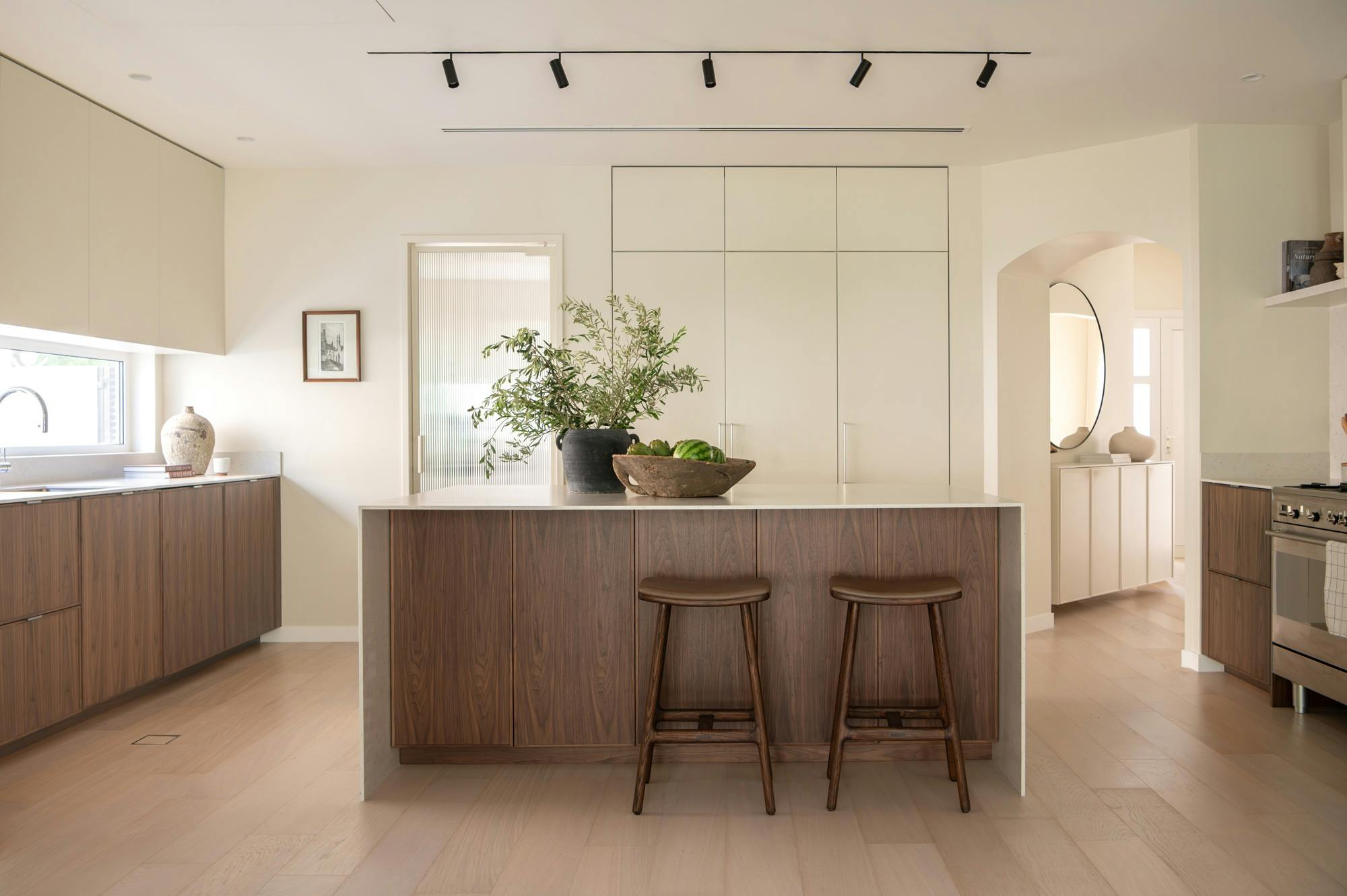 Cosentino redéfinit la cuisine contemporaine avec Dekton Sabbia dans ...