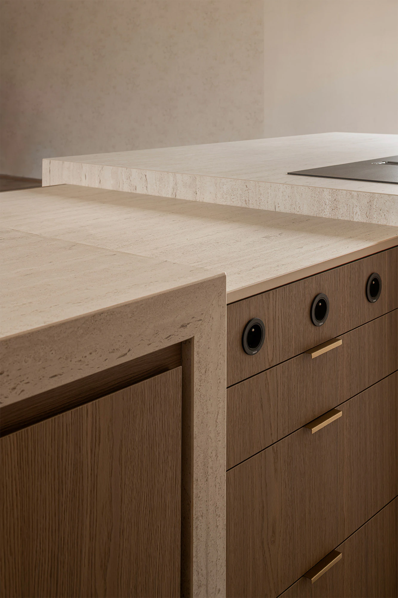 A unique kitchen design: Dekton Marmorio and wood in perfect harmony ...