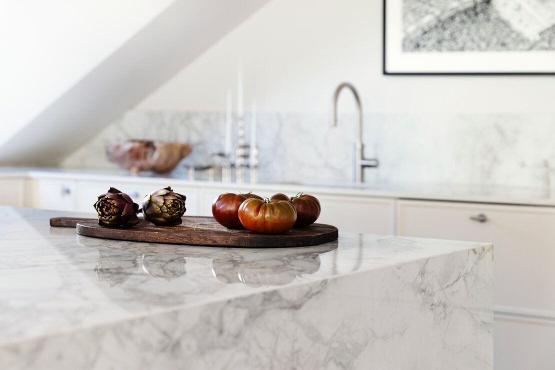 An elegant and functional kitchen in the penthouse of Norwegian actress ...