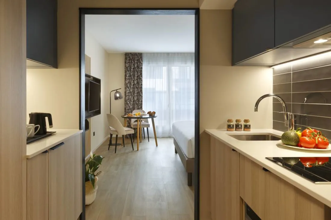 The durability and luminosity of Silestone Miami White17 stand out in ...