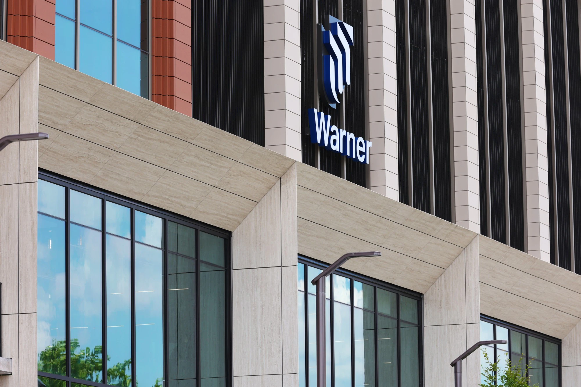 A complex Dekton facade for The Warner Building in Michigan - Cosentino ...
