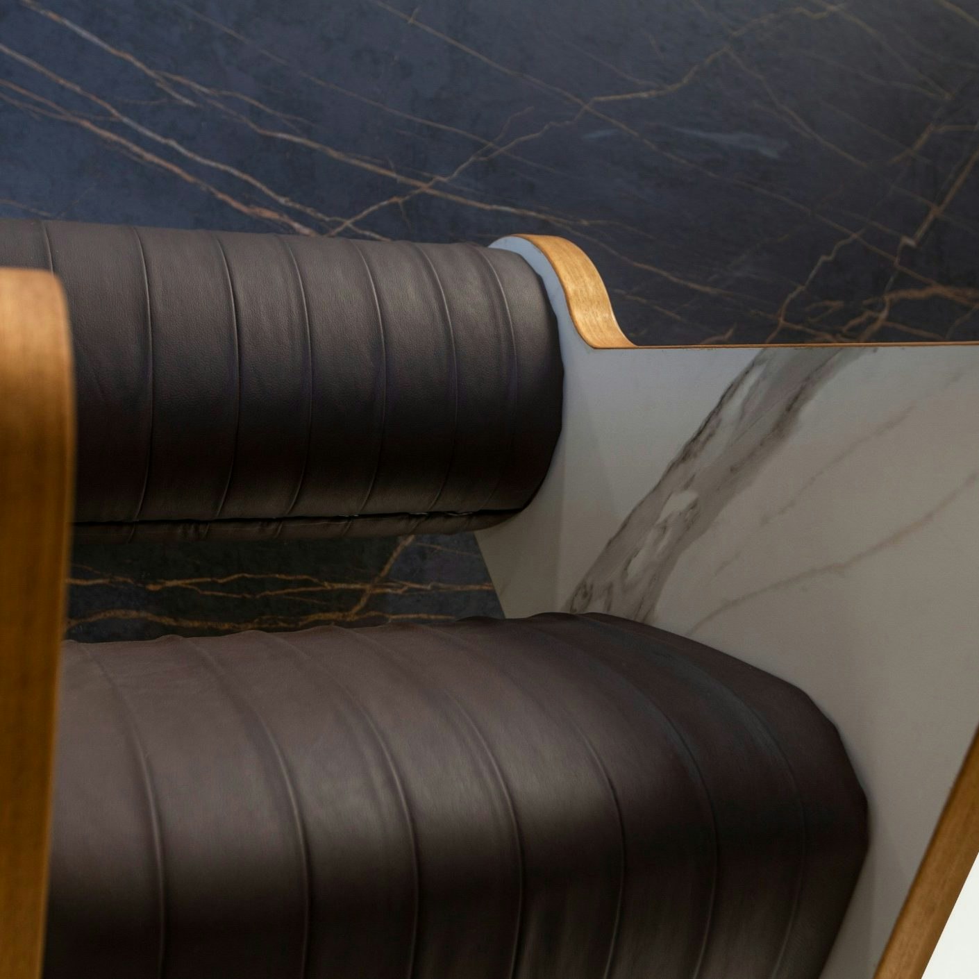 A sculptural chair inspired by Michelangelo's David - Cosentino Japan