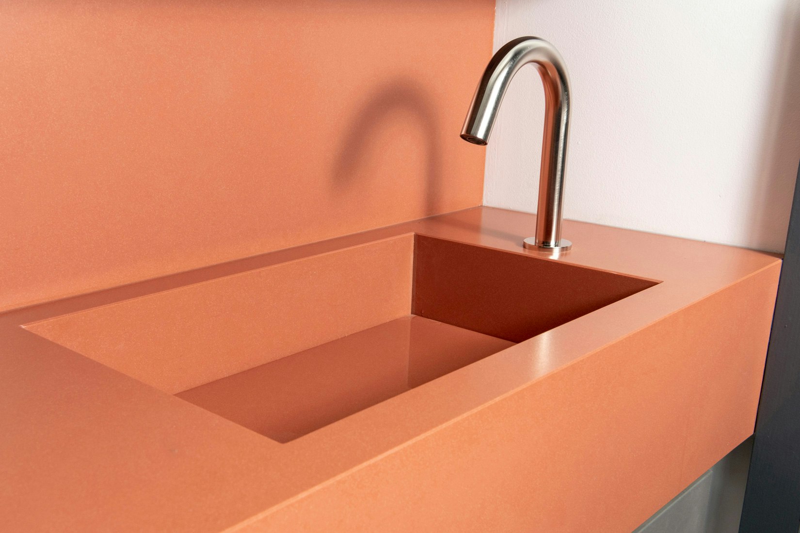 Sustainable washbasins in Mediterranean colours and modern design for ...