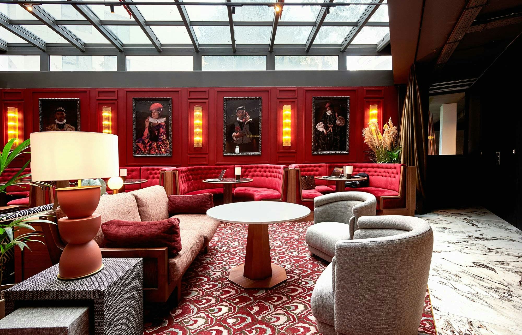 Silestone brings a touch of elegance to the Radisson RED Madrid hotel ...