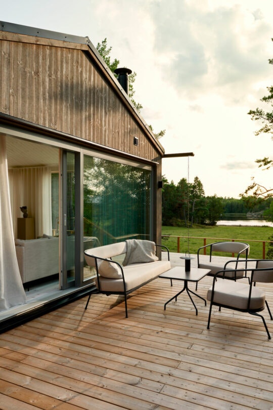 Silestone Coral Clay graces designer Elin Alemdar’s beautiful summer ...