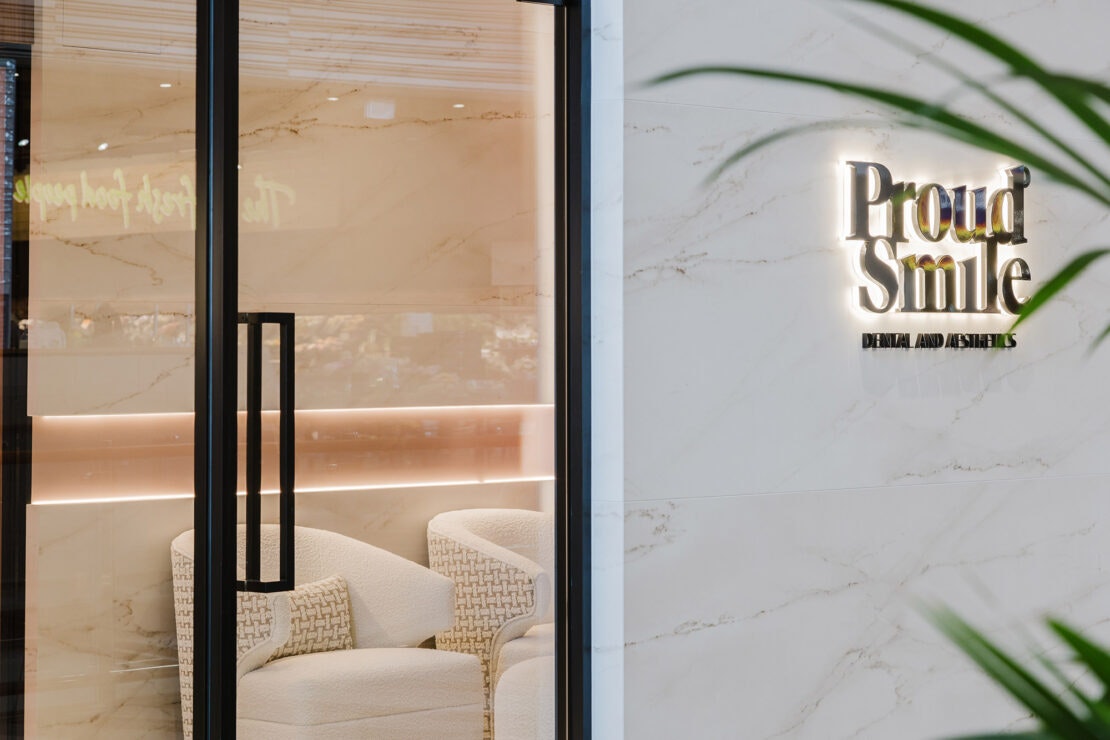 This clinic gains in sophistication and hygiene thanks to Dekton Rem ...