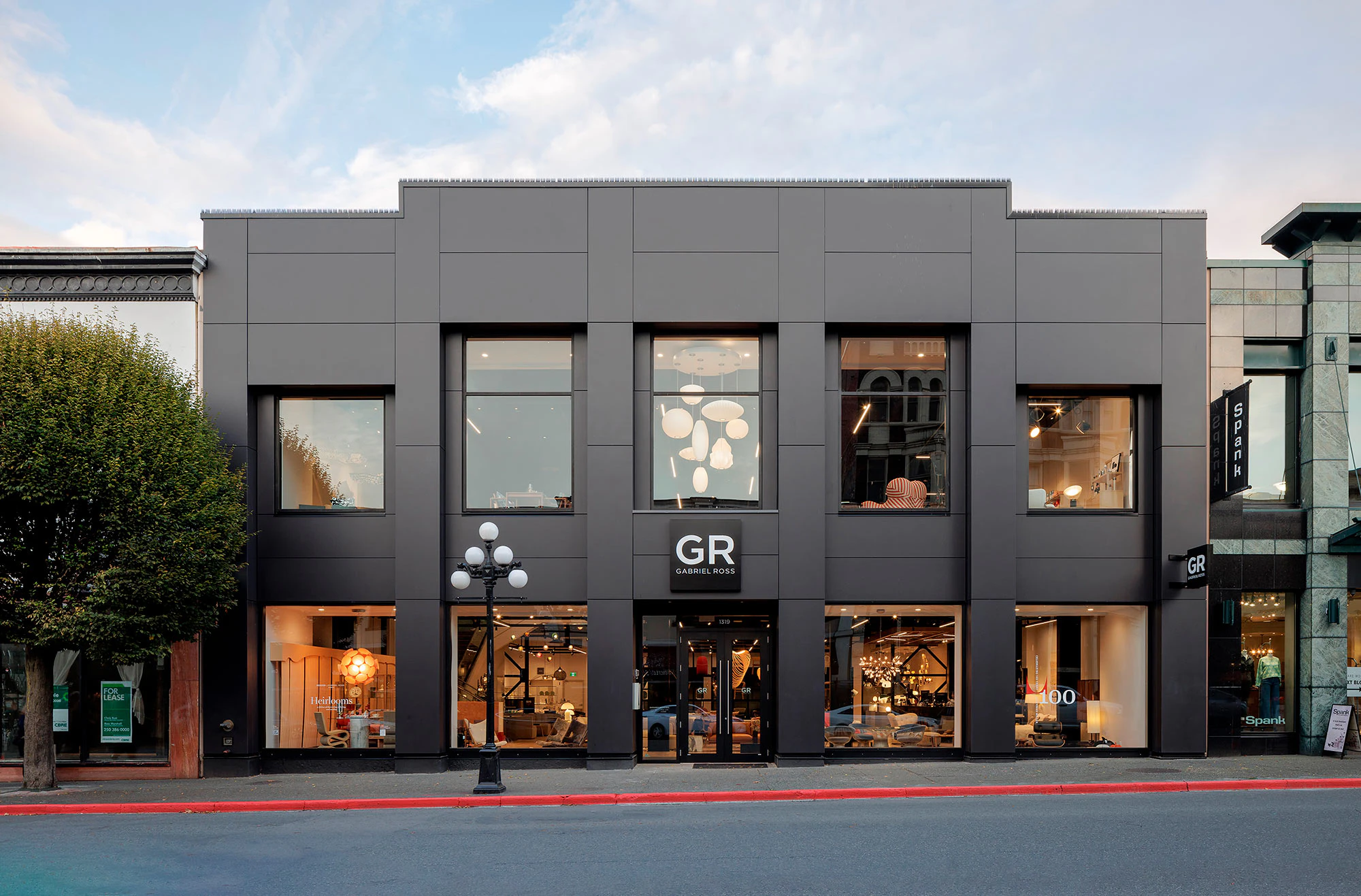 Gabriel Ross modernizes its facade with the monolithic Dekton Domoos ...