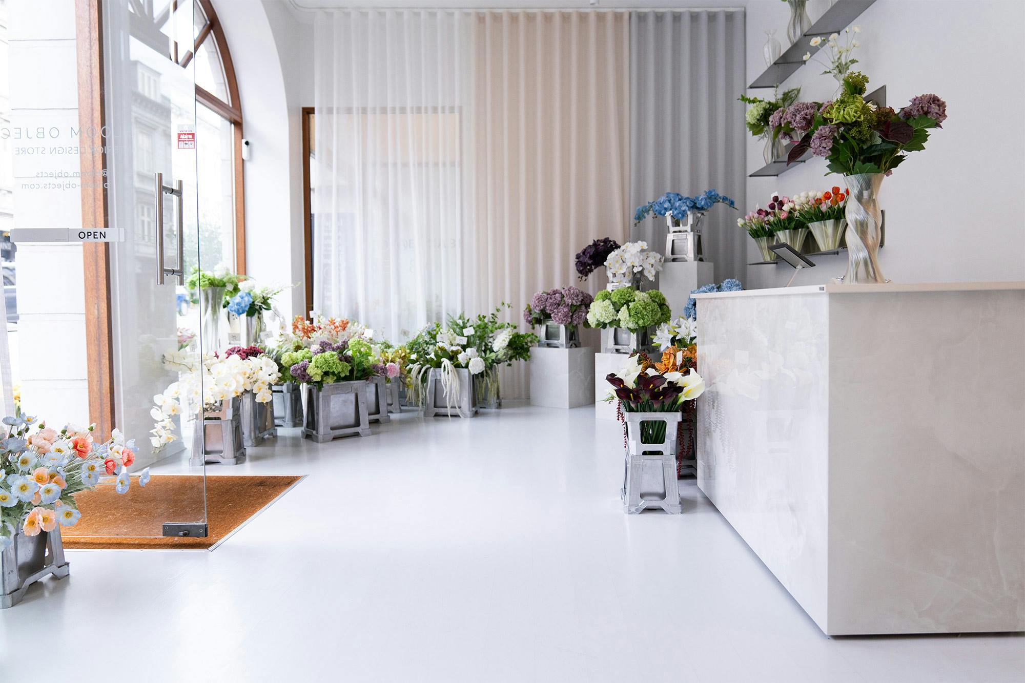 Dekton pedestals for the world’s most exquisite artificial flower shop ...