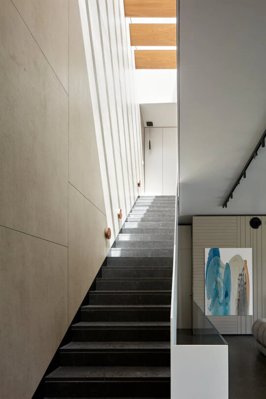 A contemporary-style house dominated by textures - Cosentino Japan