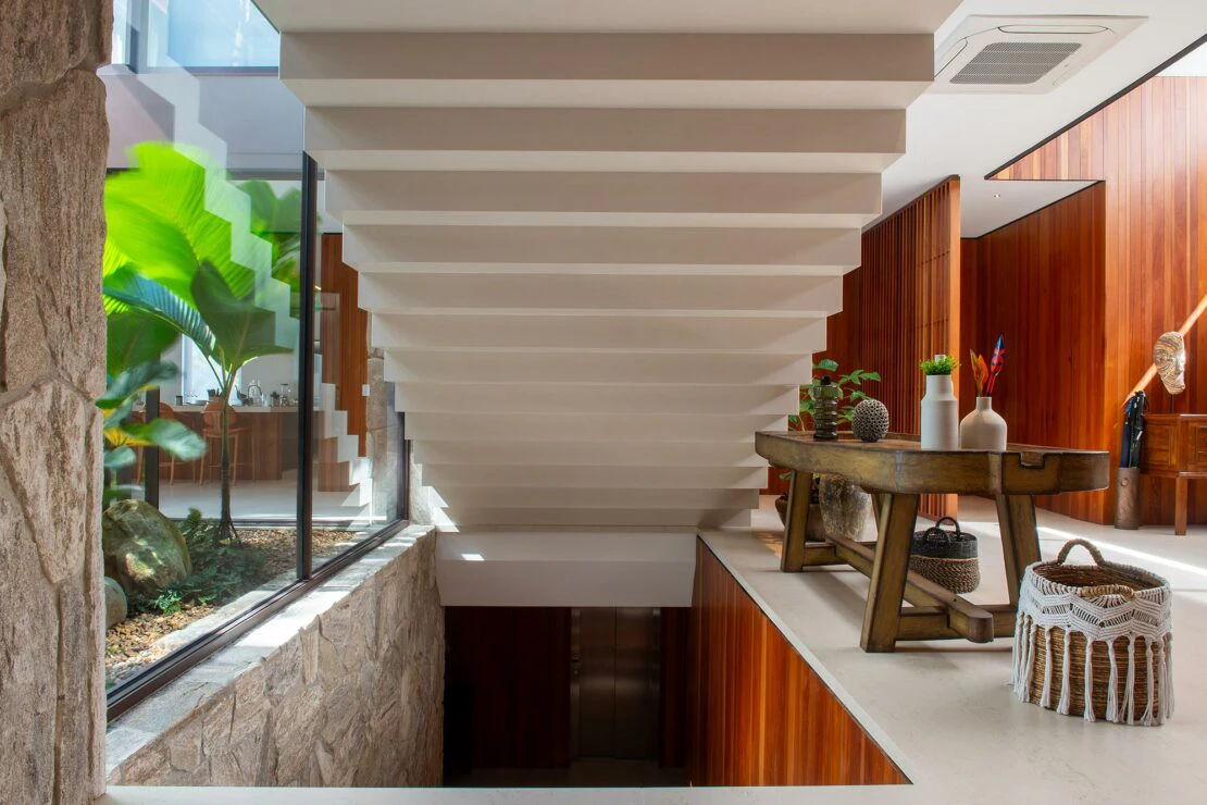 This spectacular beach house is the perfect example of Dekton's ...